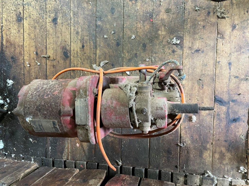 Lot 38 - Sunbeam shearing machine | AuctionsPlus