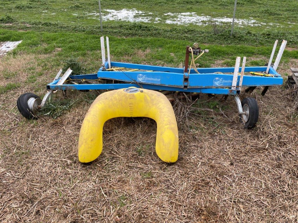 Lot 40 - Wick Wiper | AuctionsPlus