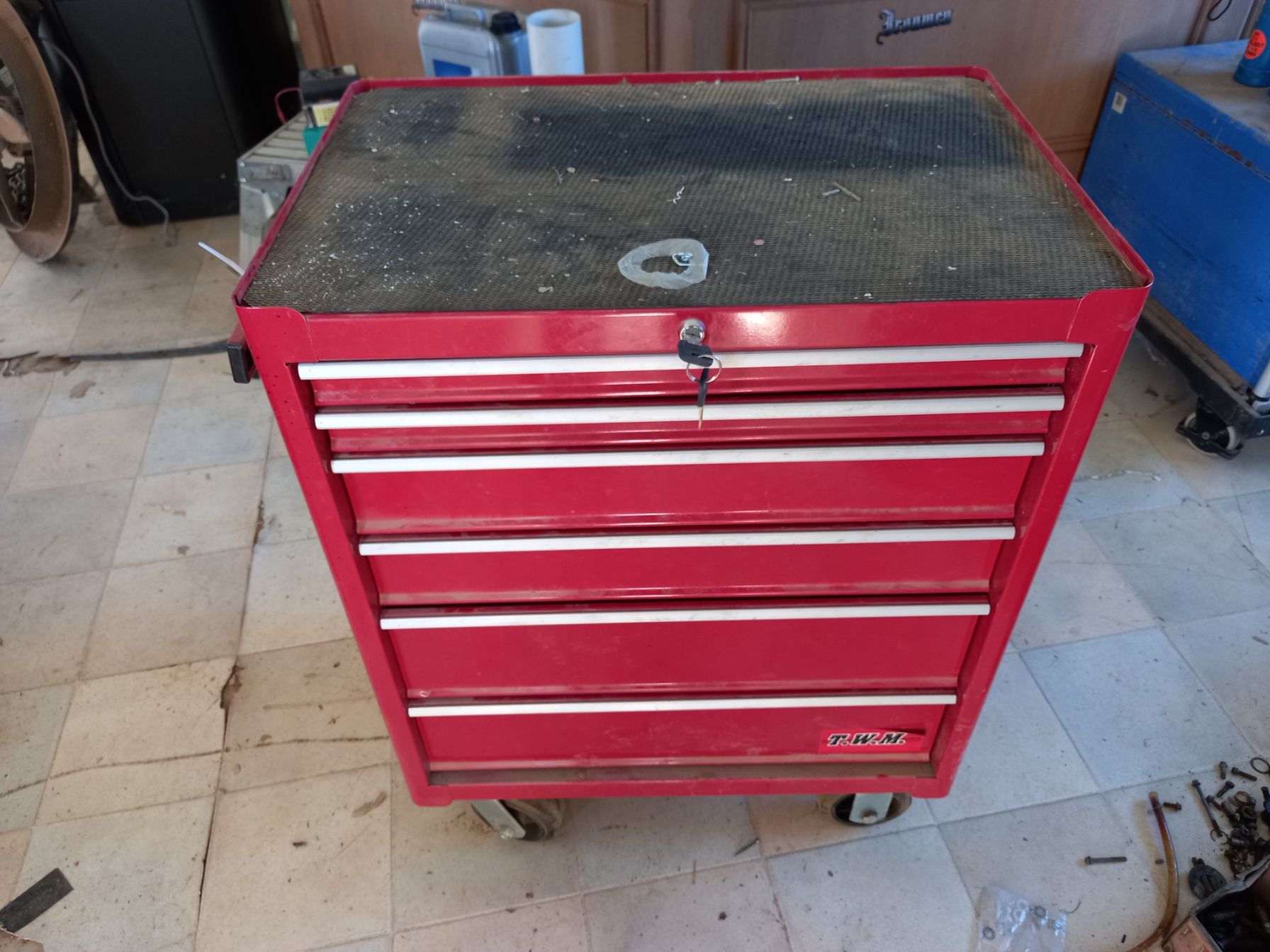 Lot 156 - Workshop tool chest of drawers | AuctionsPlus