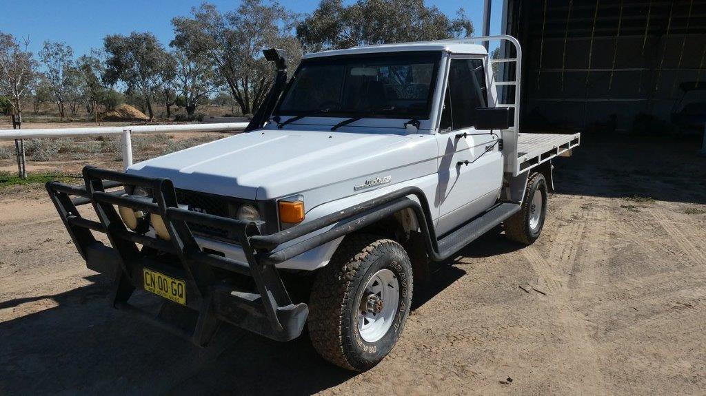 Lot 11 - 1986 Toyota HJ75 Landcruiser Ute | AuctionsPlus