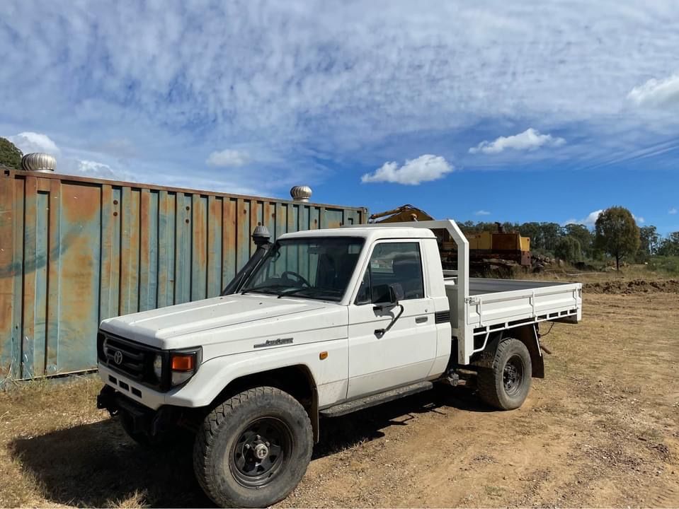 Lot 25 - 2000 HZJ79R Toyota Landcruiser Ute | AuctionsPlus