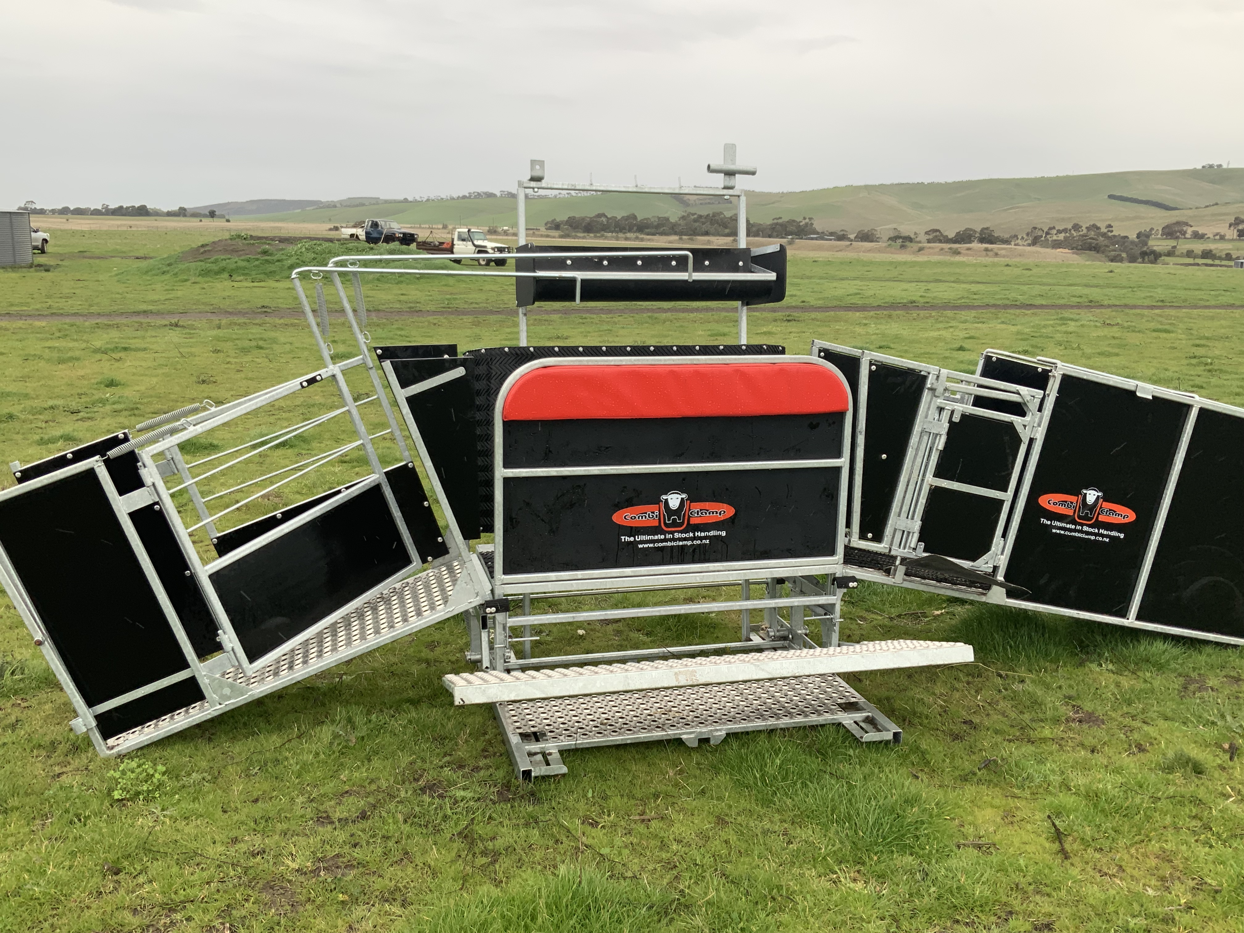 Lot 43 - Combi Clamp | AuctionsPlus