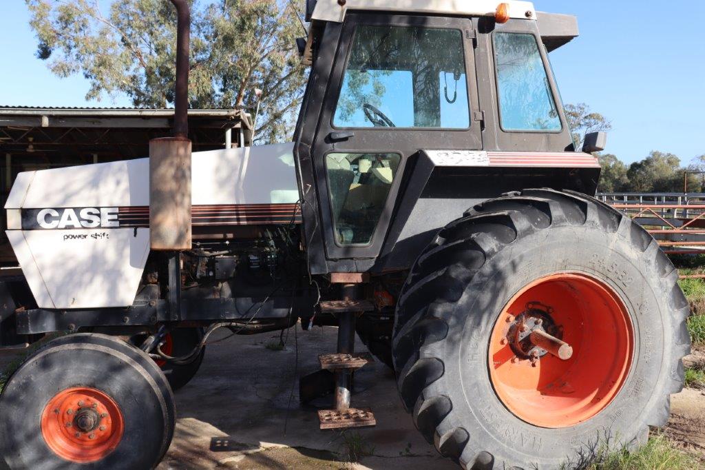 Lot 12 - 1986 Case 2094 Tractor | AuctionsPlus