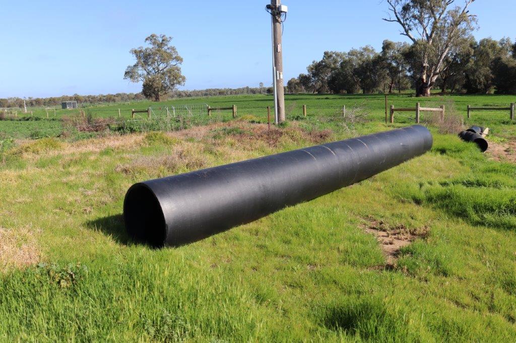 Lot 59 - 8 metre x 700mm x 30mm Black Brute Pipe | AuctionsPlus