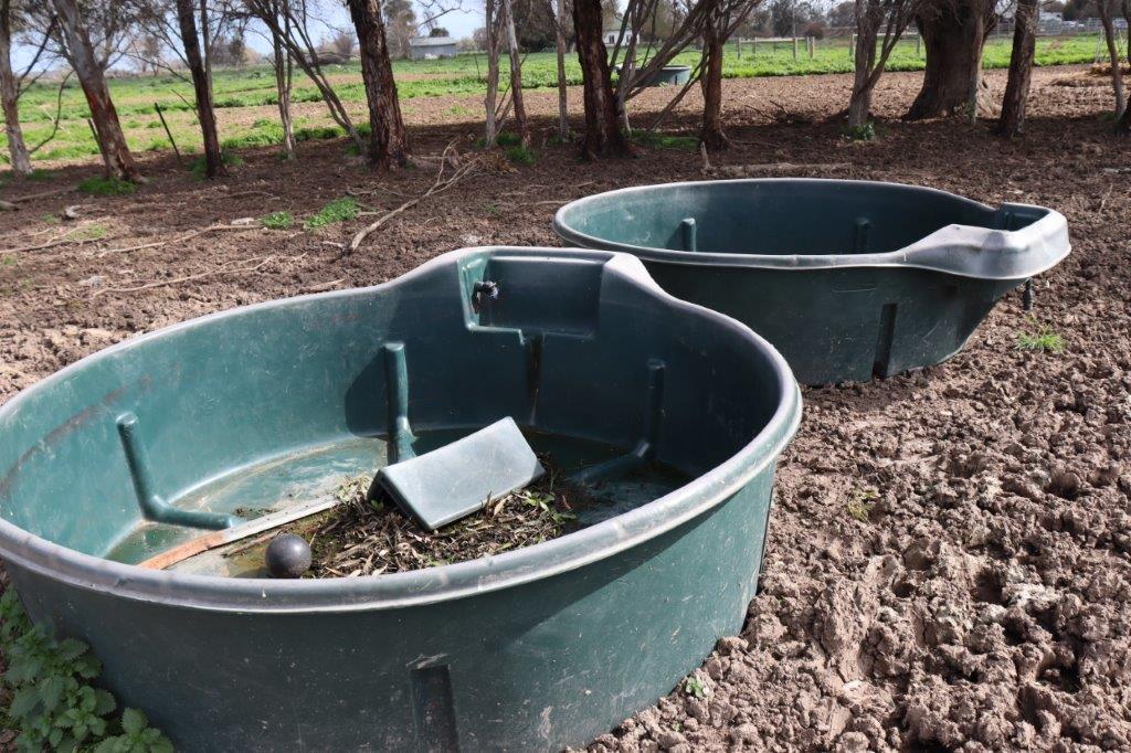 Lot 71 - 5 Polymaster Troughs 2400 Litre | AuctionsPlus