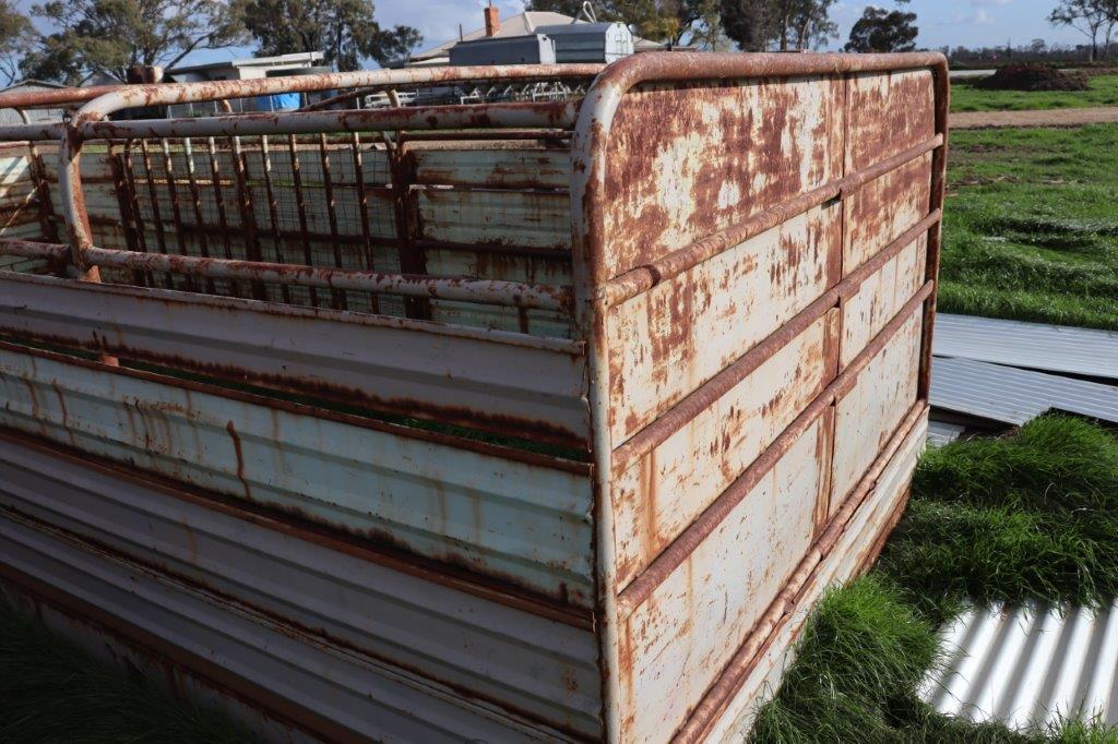 Lot 86 - 2.4m x 5.2m x 1.5m Cattle Truck Crate | AuctionsPlus