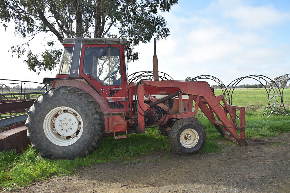 Lot 48 - Case International 965XL Tractor | AuctionsPlus