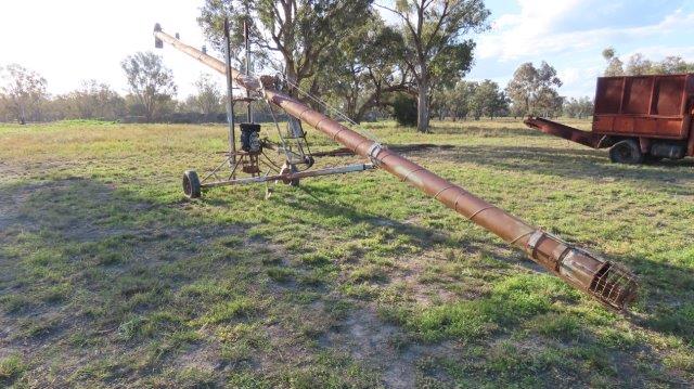 lot 255 - Old auger | AuctionsPlus