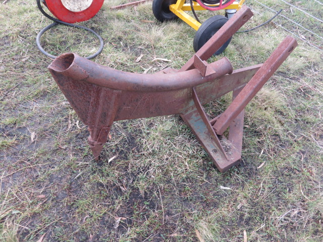 Lot 80 - 3PL pipe layer | AuctionsPlus