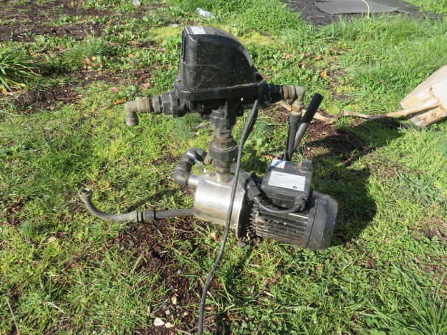 Lot 131 - Vada single phase electric pump | AuctionsPlus
