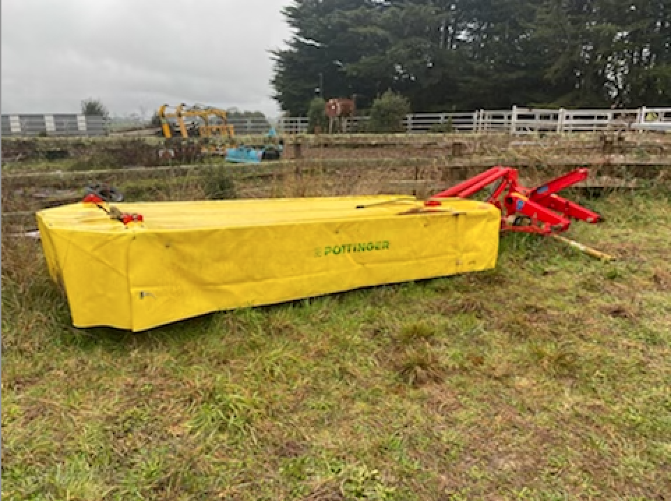 Lot 16 - Pottinger Mower | AuctionsPlus