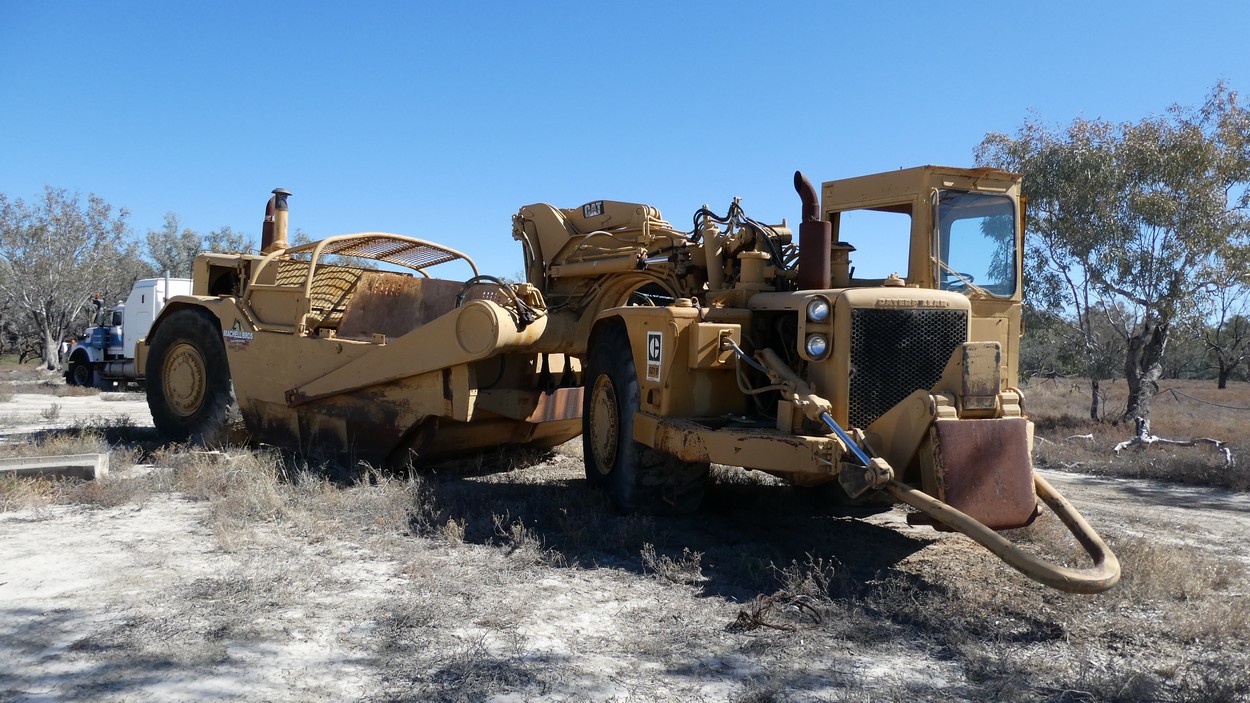 Lot 12 - 627A Caterpillar Scraper | AuctionsPlus
