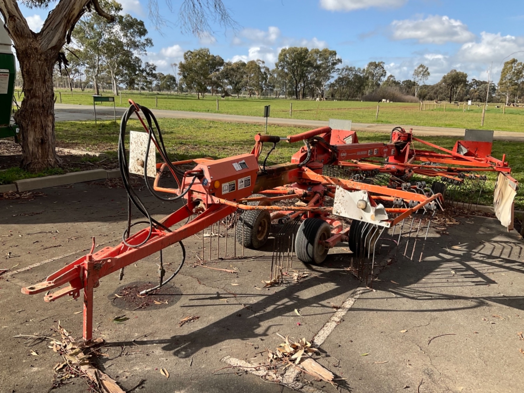 Lot 7 - Kuhn GA 6000 gyro hay rake 2009 | AuctionsPlus
