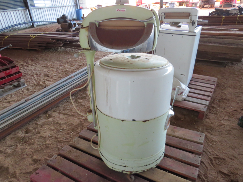 Lot 611 - Stampco Monocontrol dual action antique washing machine ...