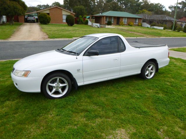 13 - 2004 Holden VY Ute | AuctionsPlus