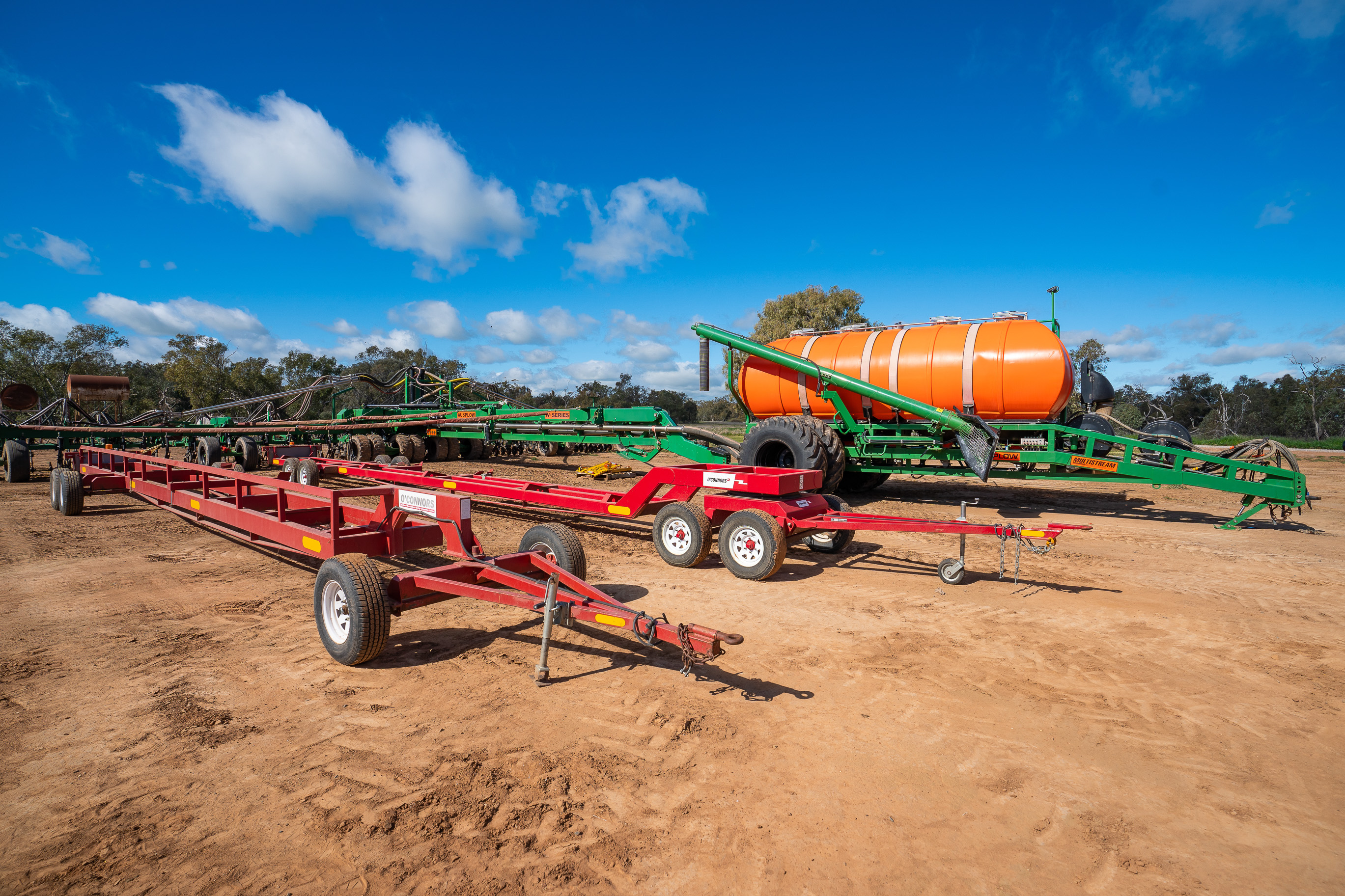Lot 52 - 40ft O’Connors Case IH comb trailer | AuctionsPlus