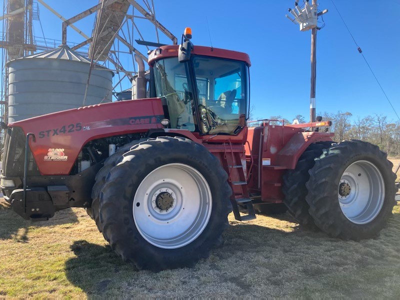 LOT 252 - Case 425 tractor | AuctionsPlus
