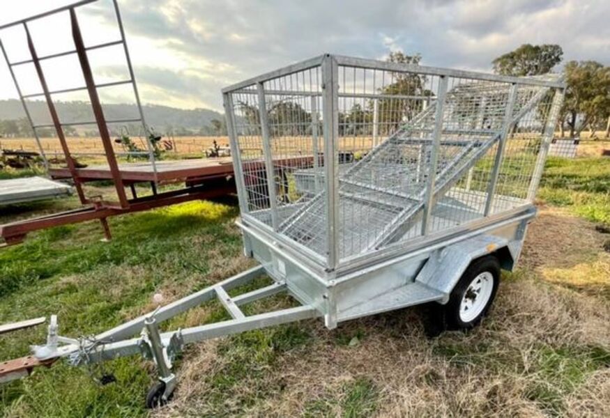 Lot 60 - BOX TIPPING TRAILER | AuctionsPlus