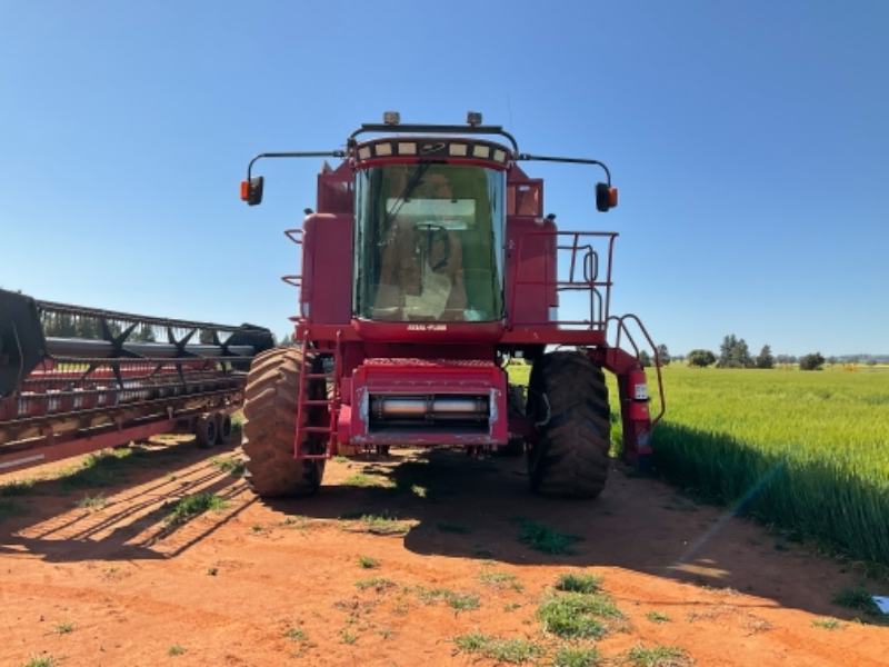 Lot 10 - Case IH 2388 Header and Front | AuctionsPlus