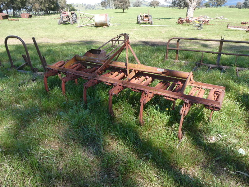 Lot 28 - MASSEY FERGUSON SCARIFIER | AuctionsPlus