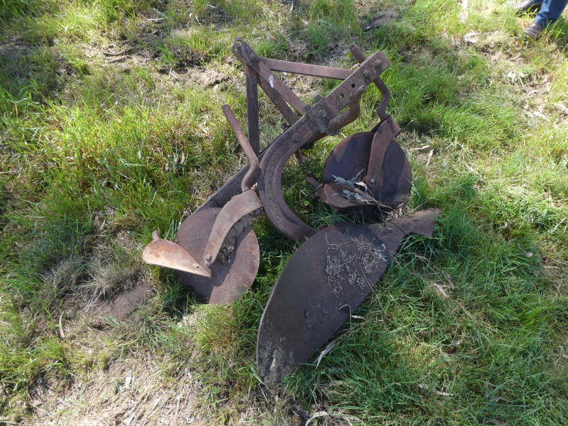 Lot 34 - FERGUSON PLOUGH | AuctionsPlus