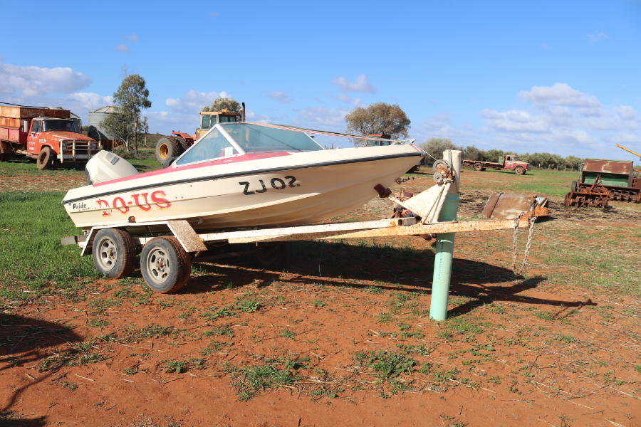 Lot 96 - Pride Starfire GT fibreglass speed boat | AuctionsPlus