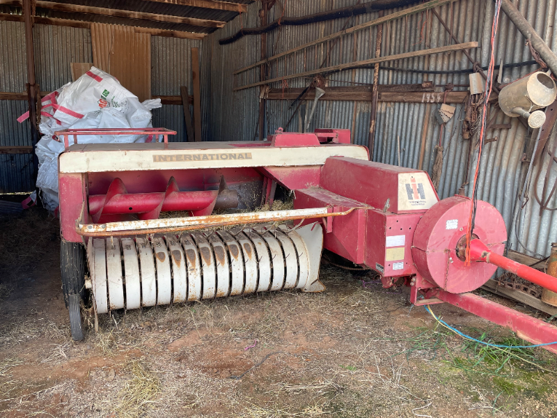 Lot 78 - INTERNATIONAL 440 SMALL SQUARE BALER | AuctionsPlus