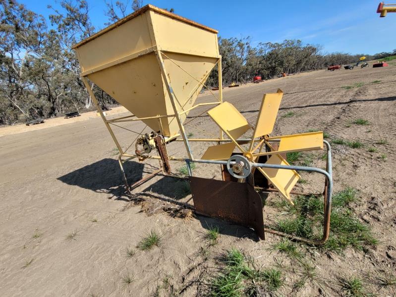 Lot 96 - In Channel Fertigator | AuctionsPlus