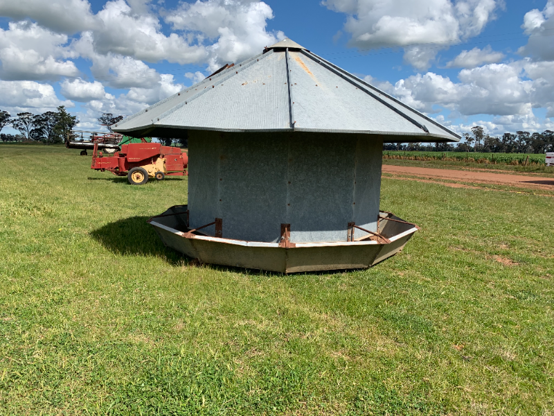 Lot 30 - CSC Stock Feeder | AuctionsPlus