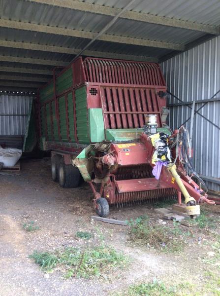 Lot 27 - Strautmann Super Vitesse Load Wagon | AuctionsPlus