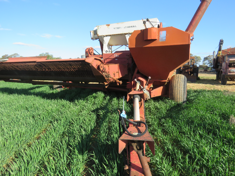 Lot 70 - INTER 726 PTO HEADER | AuctionsPlus