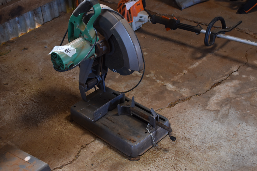 Lot 46 - Hitachi CC14SF Drop Saw | AuctionsPlus