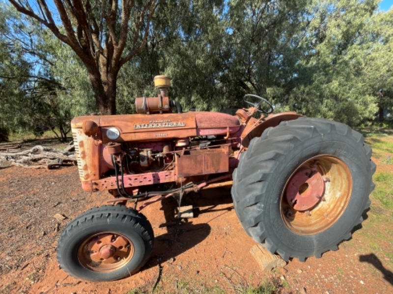 Lot 70 - Mcormick International AW7 Tractor | AuctionsPlus