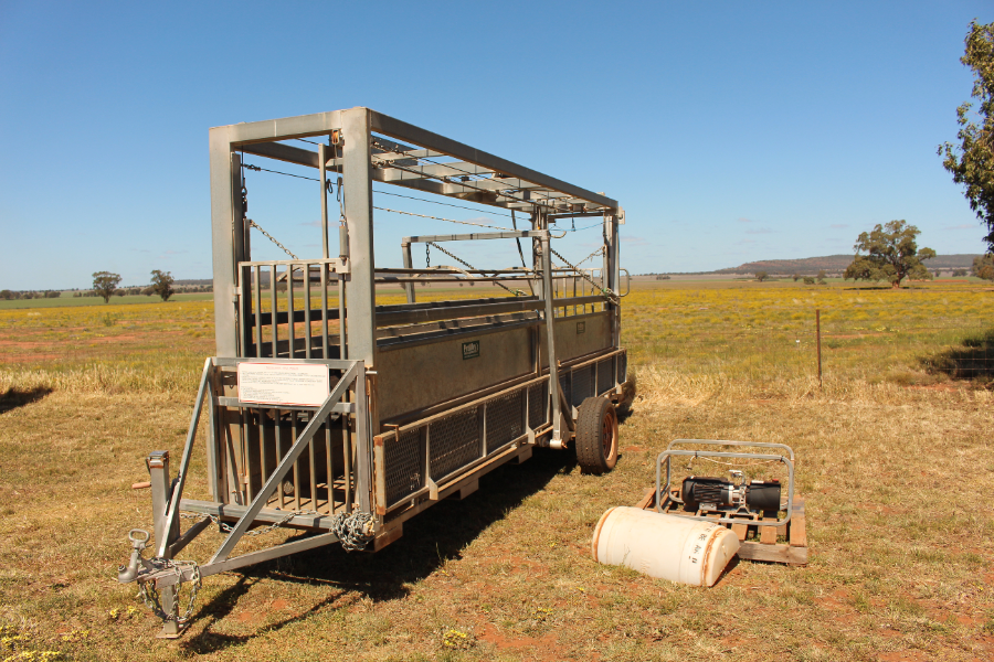 LOT 17 - Proway sheep handler and power pack | AuctionsPlus