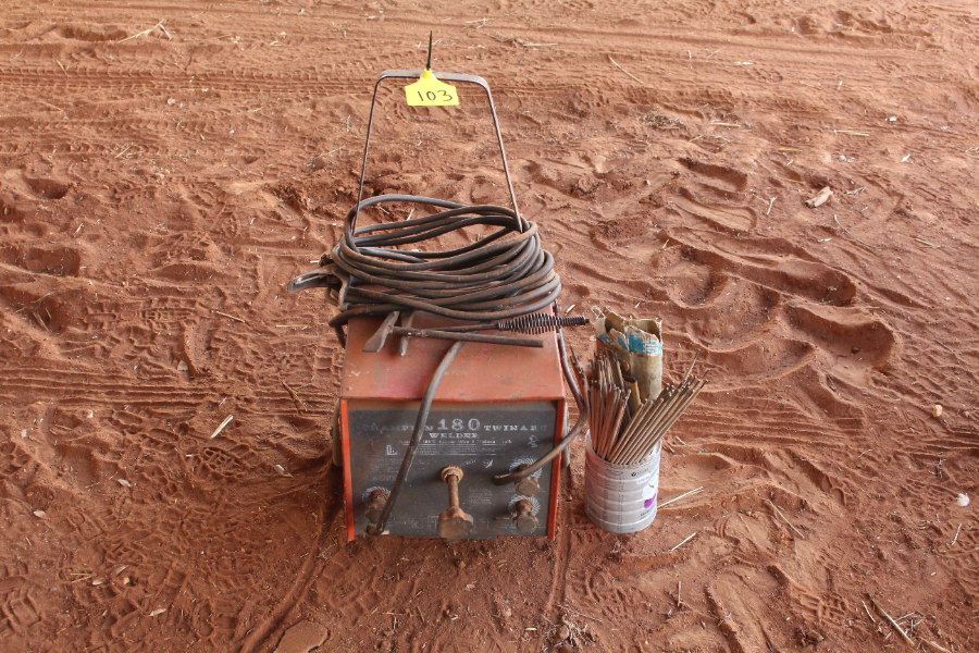 LOT 103 - Champion 80 twin arc welder | AuctionsPlus