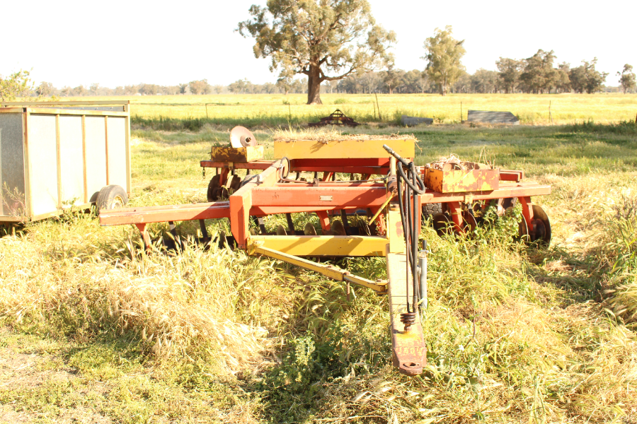 Lot 11 - 32 plate hydraulic Alfarm offset discs | AuctionsPlus