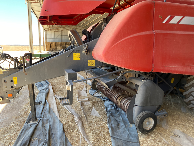 Lot 63 - Massey Ferguson 2170 8x4x3 Square baler | AuctionsPlus