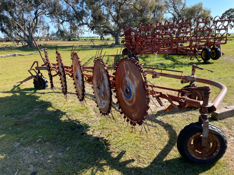 Lot 144 - Hay Rakes | AuctionsPlus