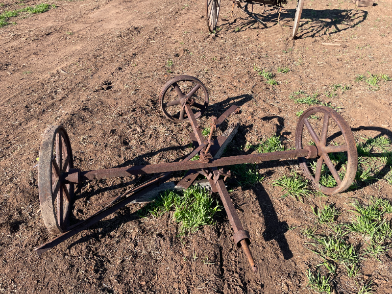 Lot 292 - 2x Wheel Axles | AuctionsPlus