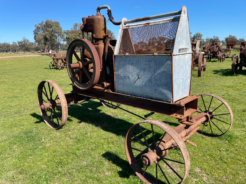 Lot 405 - Large Lister Stationary Engine | AuctionsPlus