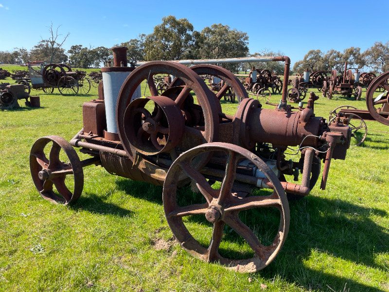 Lot 366 - Austral Oil Engine Hot Bulb No. 3560 | AuctionsPlus