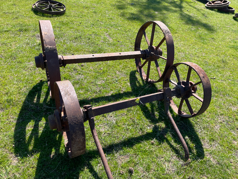 Lot 419 - 2x 2' 10' Wheels on Axle & 2x 2' 2' Wheels on Axle | AuctionsPlus