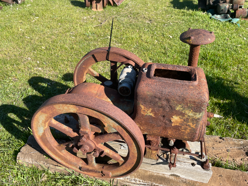 Lot 663 - Sundial B 2hp Stationary Engine | AuctionsPlus