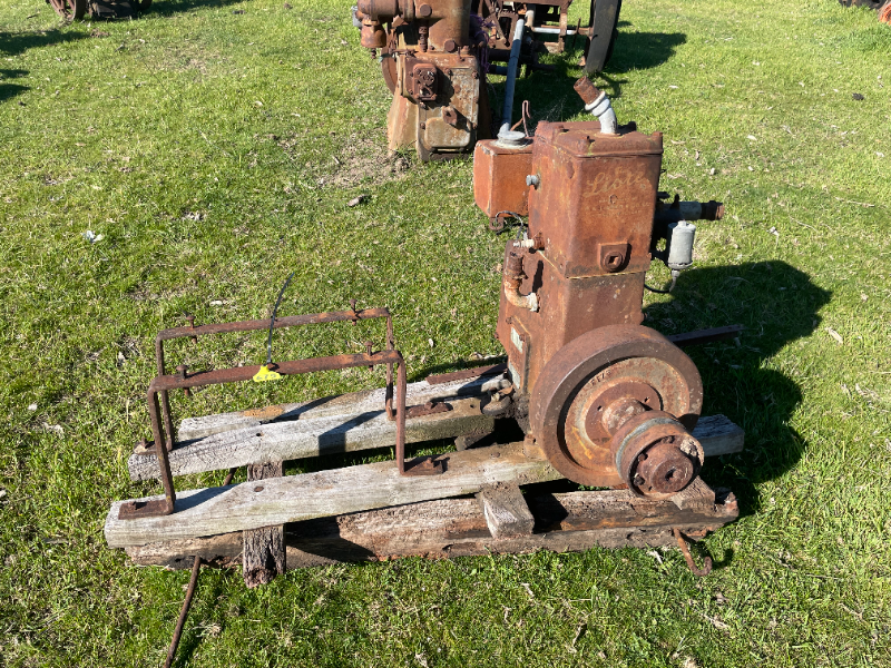 Lot 675 - Lister D Model Stationary Engine | AuctionsPlus