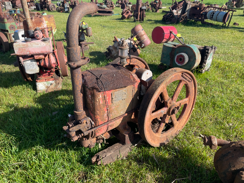 Lot 761 - Sundial A Model 2hp Stationary Engine | AuctionsPlus