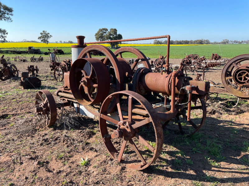 Lot 943 - Austral Oil Engine Hot Bulb No. 10774 | AuctionsPlus