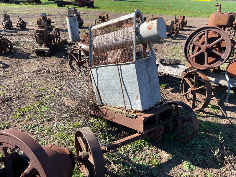 Lot 948 - Felix Stationary Engine on Transport | AuctionsPlus