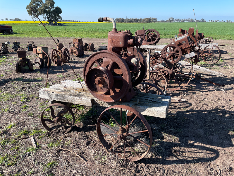 Lot 950 - Lister J Model 3hp Engine on Transport | AuctionsPlus