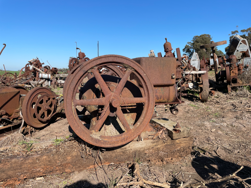Lot 967 - International M 3hp Stationary Engine | AuctionsPlus