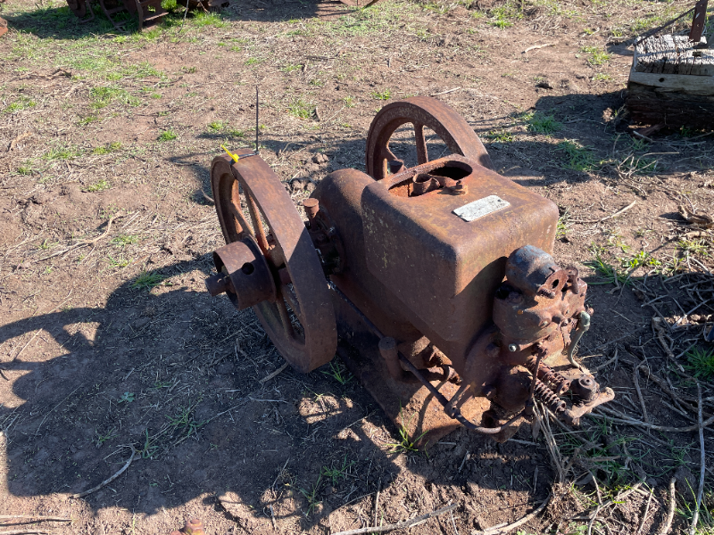 Lot 969 - International M 3hp Stationary Engine | AuctionsPlus